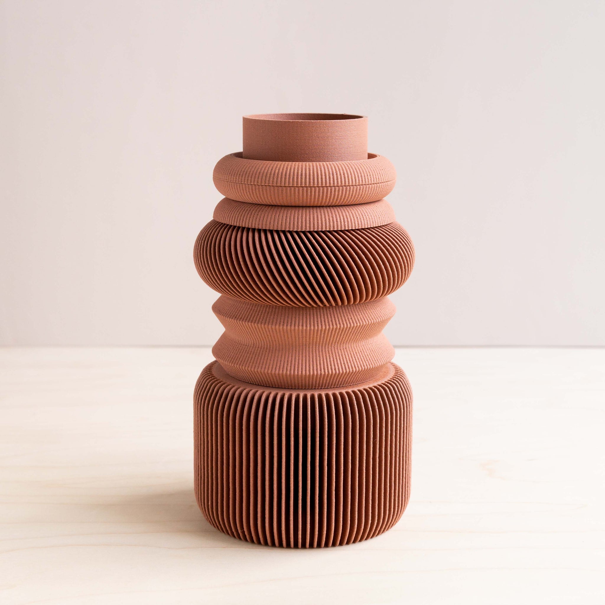 Minimum Design: Modular NU Vase in Terracotta – Mantel