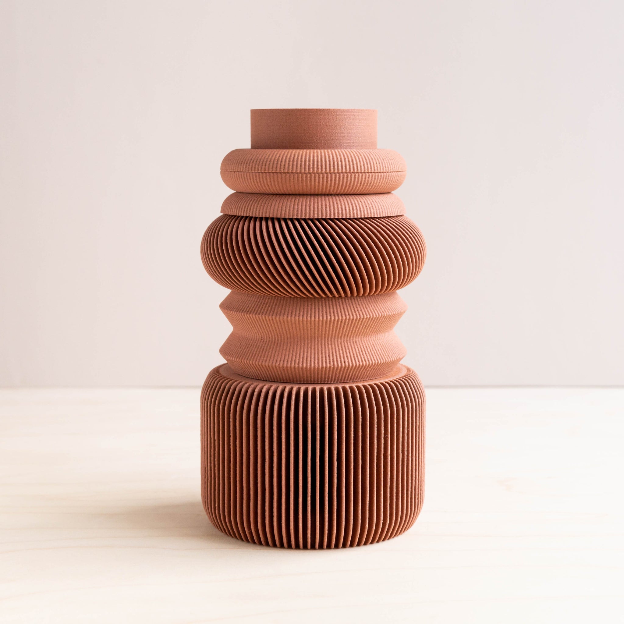 Minimum Design: Modular NU Vase in Terracotta – Mantel