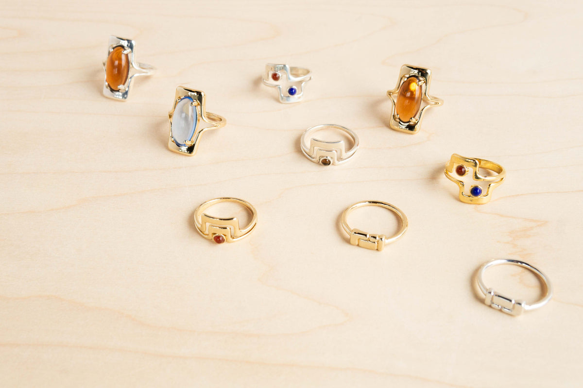 Lindsay Lewis: Clark Ring – Mantel