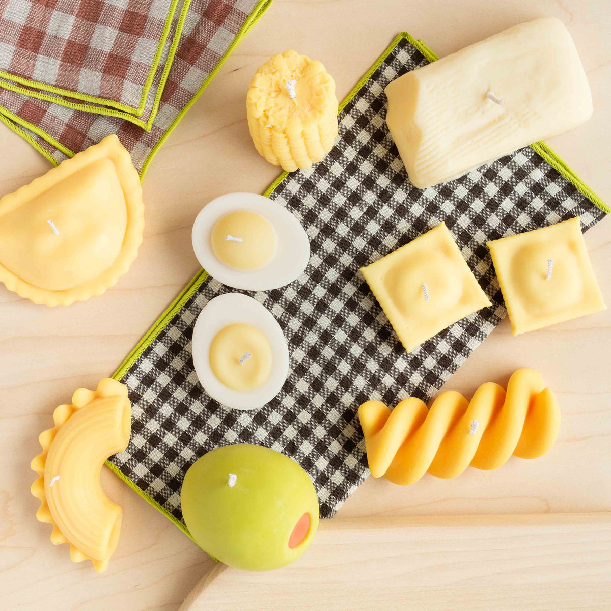 Nata Concept: Food Candles – Mantel